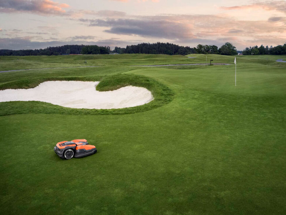 Range Robots | Autonomous cut and collect solutions for your driving range